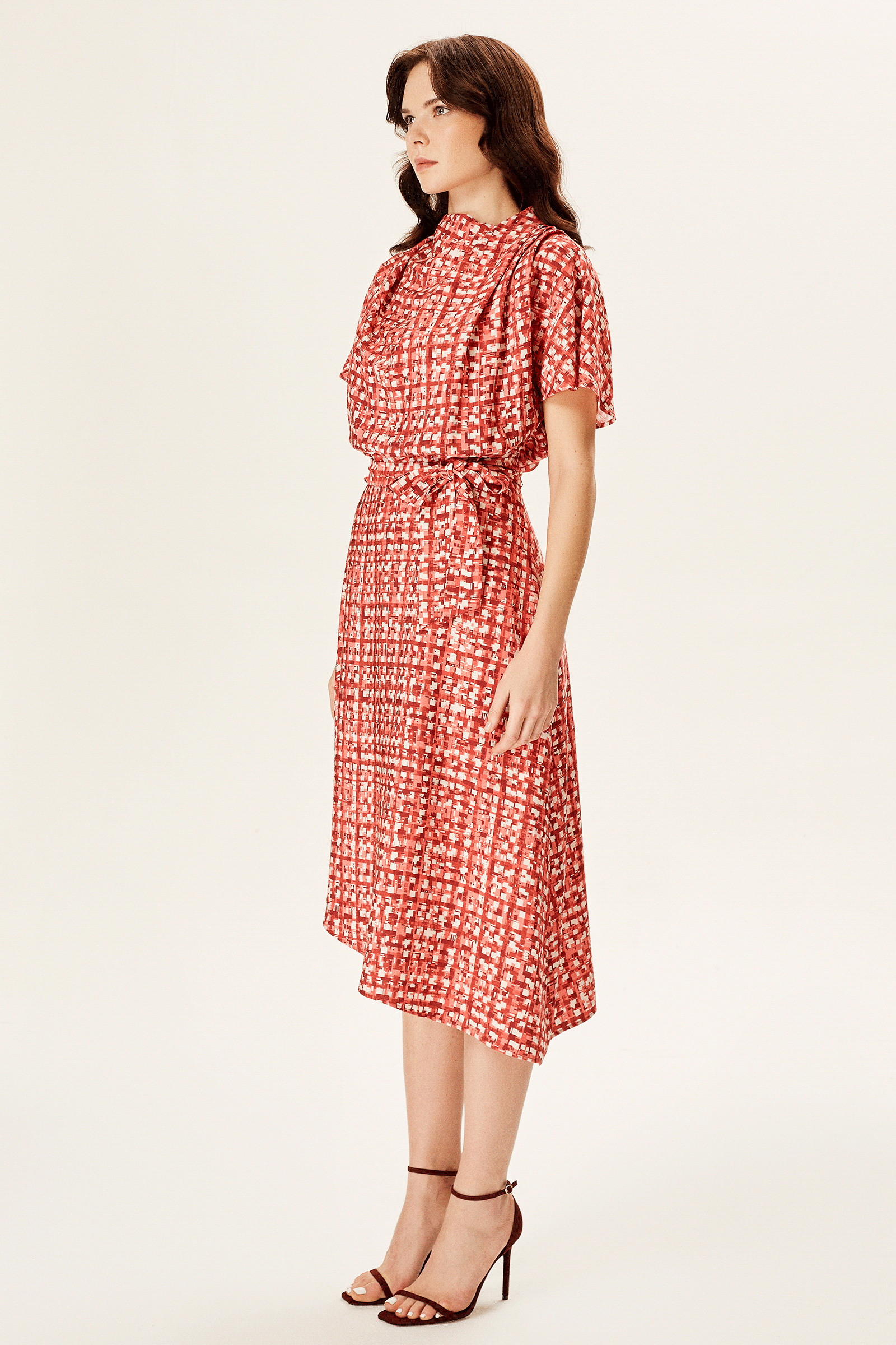 Degaje Yaka Asimetrik Elbise